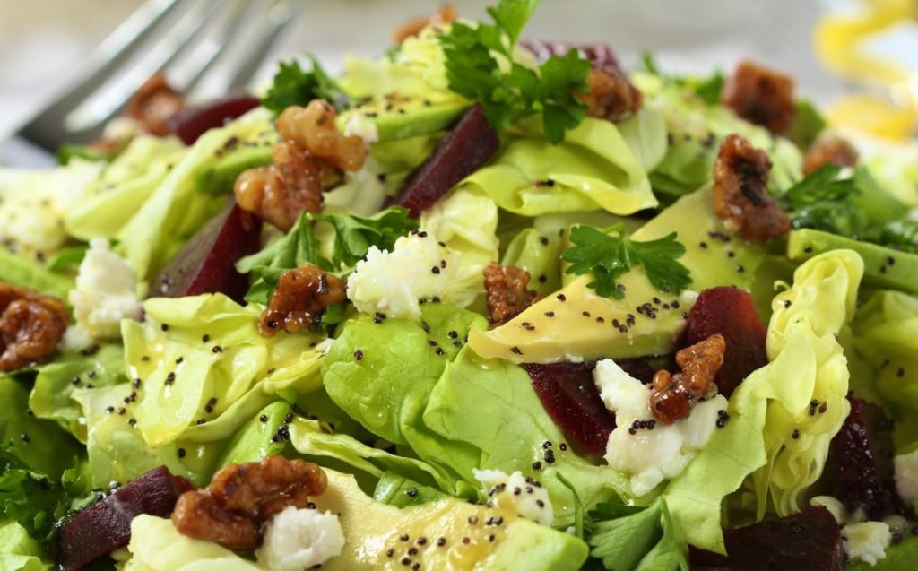Una rica ensalada fresca y liviana: dejemos atrás los excesos