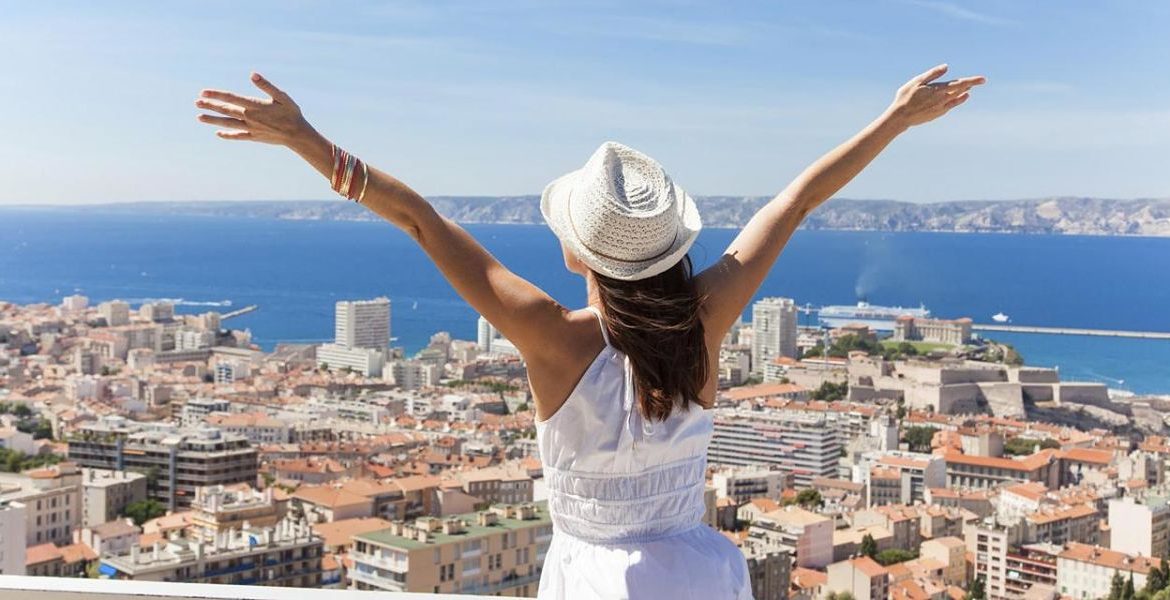Los mejores destinos para mujeres que quieren viajar solas - Buena Vibra
