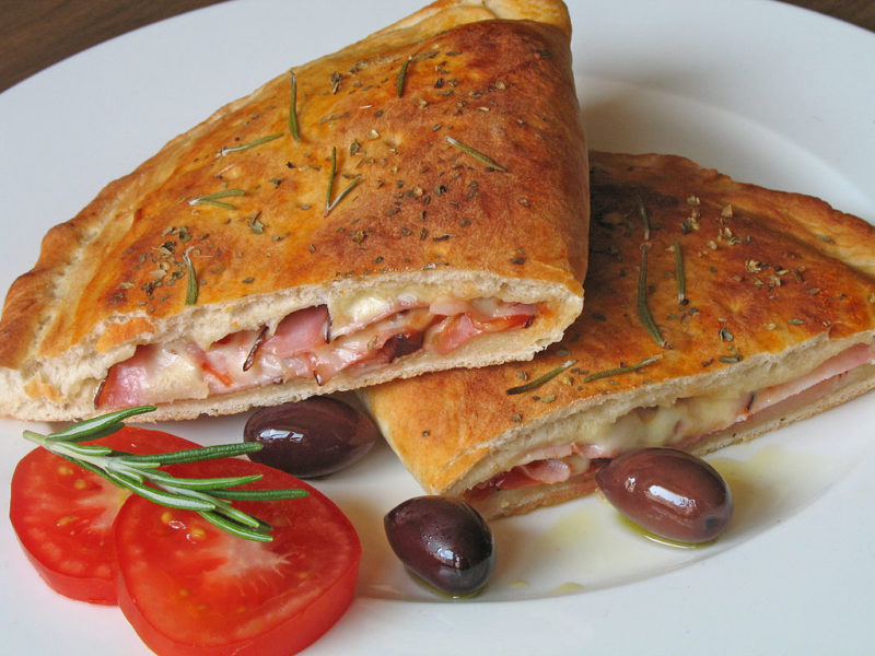 Un calzone relleno versión gluten-free